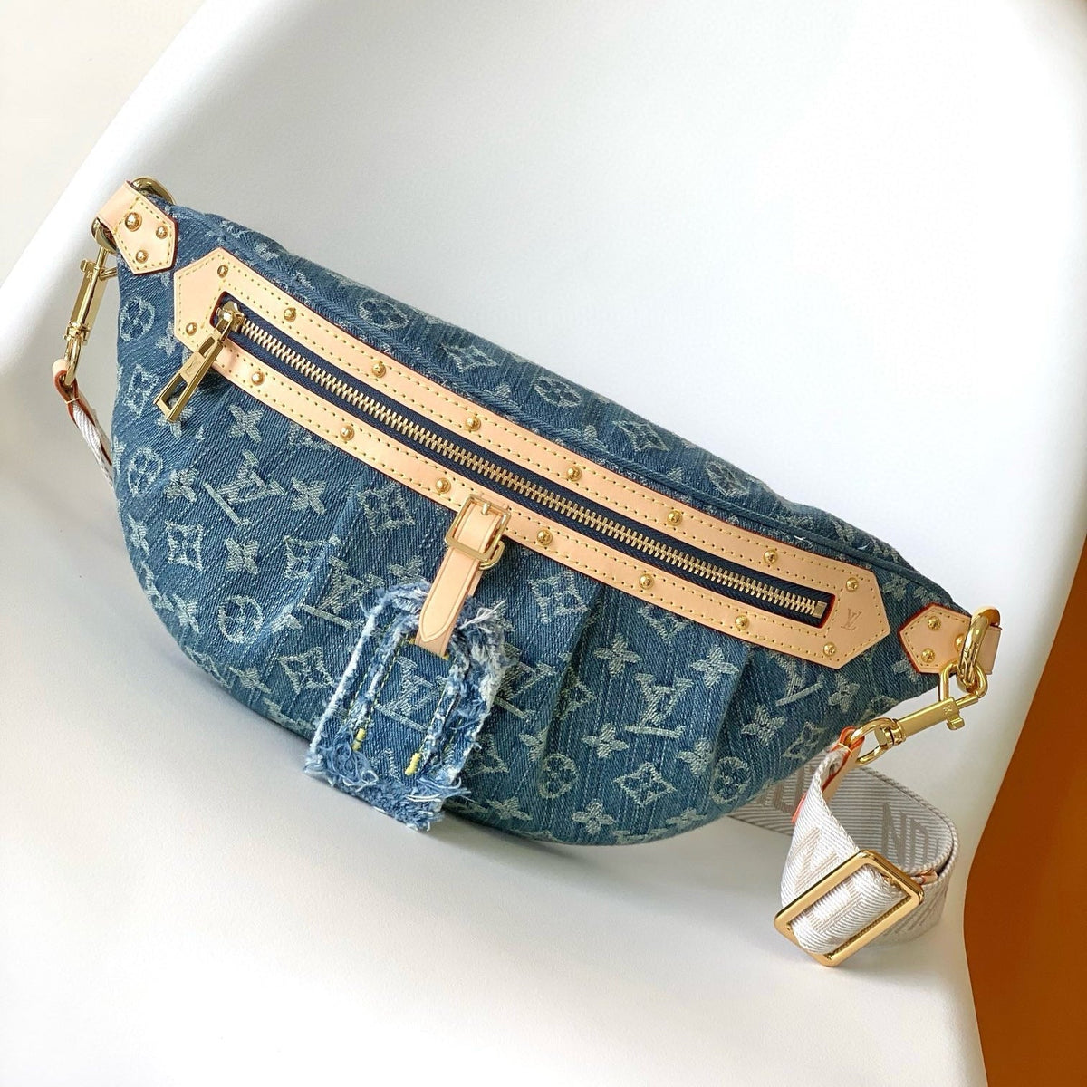 LV High-rise Bumbag Denim Blue Montage-coated Canvas – Sajaty